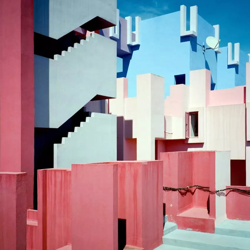 La Muralla Roja de Ricardo Bofill Taller de Arquitectura