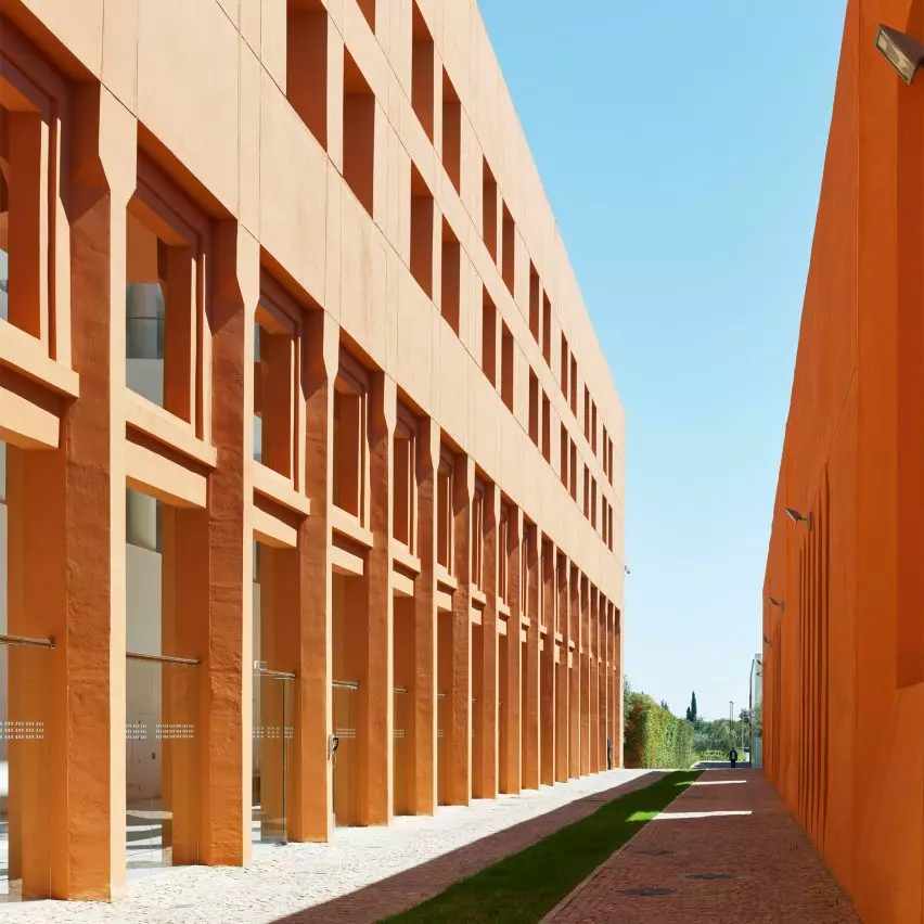 Mohammed VI Polytechnic University af Ricardo Bofill Taller de Arquitectura