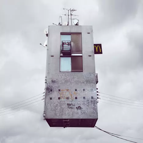 Flying Houses ដោយ Laurent Chéhère