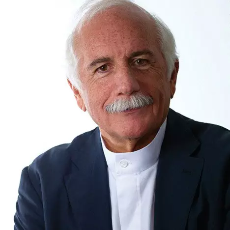 Moshe Safdie