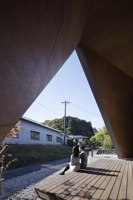 Origami House door TSC Architects in Japan