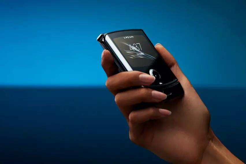 Motorola Razr ได้รับการอัพเดตด้วยหน้าจอสัมผัสแบบพับได้ 83459_3