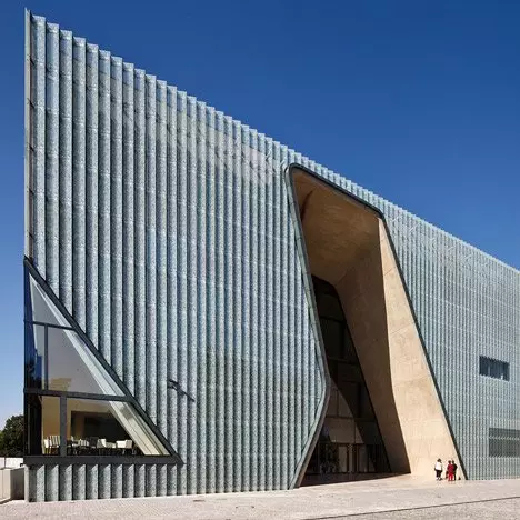 Muzeul de istorie a evreilor polonezi de Lahdelma & Mahlamaki Architects