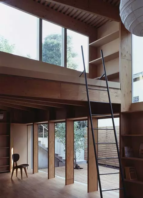 บ้านต้นไม้โดย Mount Fuji Architects Studio