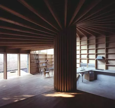 Fuji tog'idagi Architects Studio tomonidan qurilgan daraxt uyi