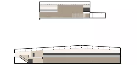 Holzwände weisen schmale vertikale Schnitte in der Lussy Sports Hall von Virdis Architecture auf