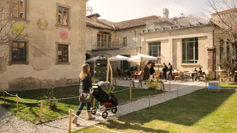 Fabio Novembre führt durch die Cascina Cuccagna, einen umgebauten Bauernhof in Mailand 8584_2