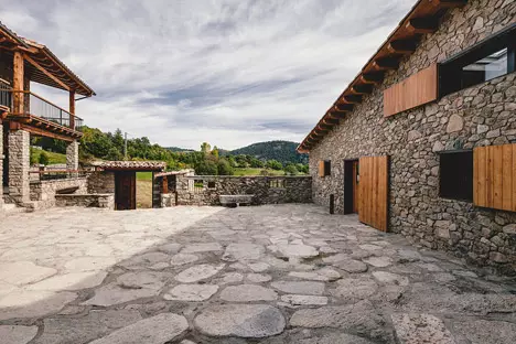 Rehabilitación en la Cerdanya توسط Dom Arquitectura