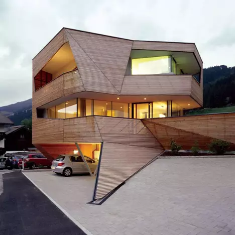 Cube House los ntawm Plasma Studio