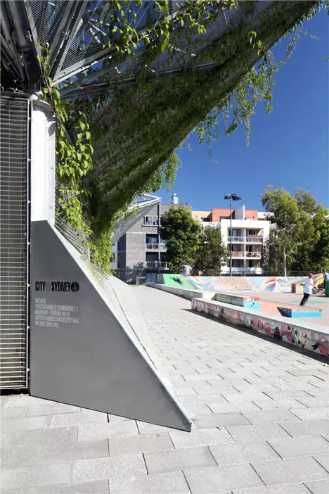 Waterloo Youth Family and Community Center af Collins og Turner_dezeen_2