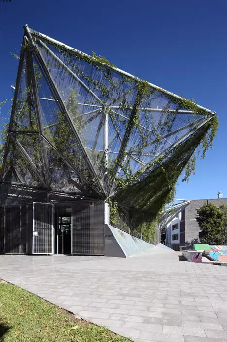 Waterloo Jugendfamilien- und Gemeindezentrum von Collins und Turner_dezeen_9