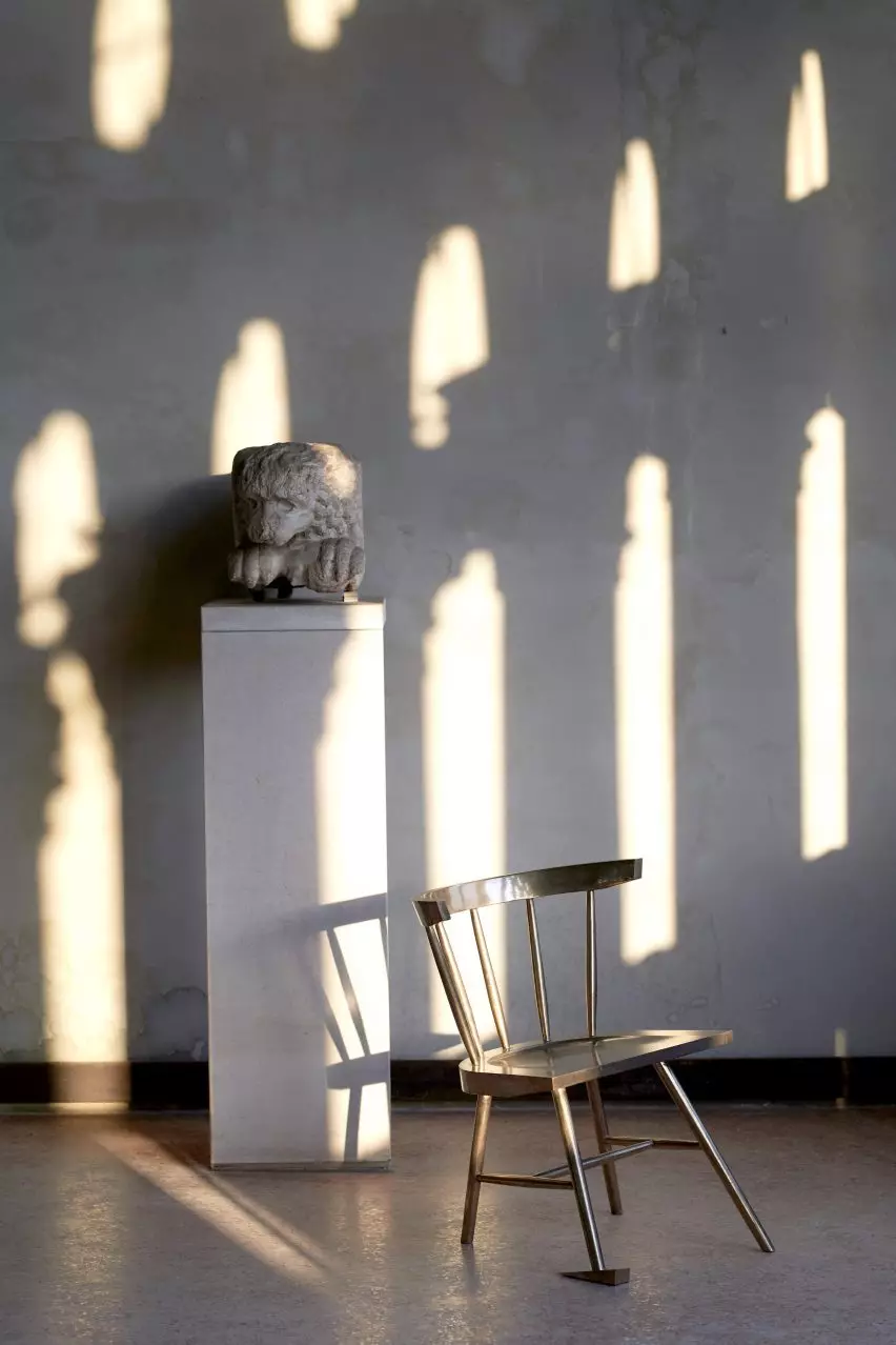 Virgil Abloh sjunkande möbler visades på Carpenters Workshop Gallerys Venedig-utställning 8730_1