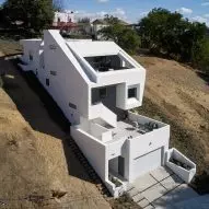 Wit pleisterwerk omhul Getty View Residence deur Abramson Architects in LA 8756_6