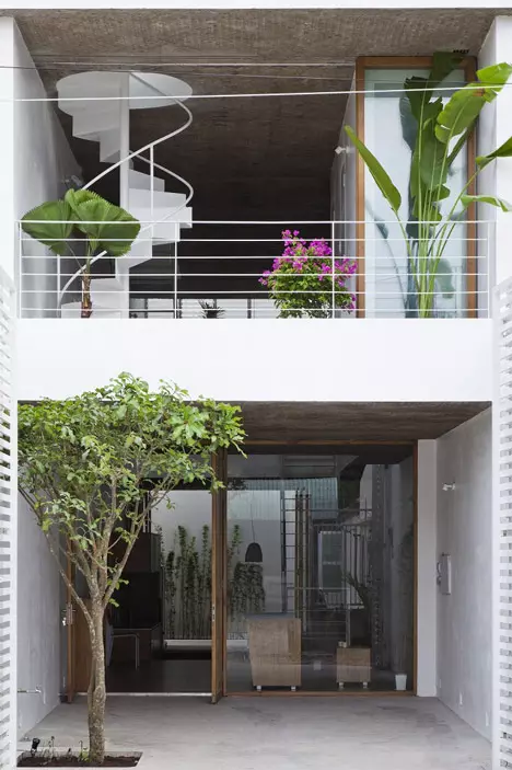 ANH House by Sanuki + Nishizawa