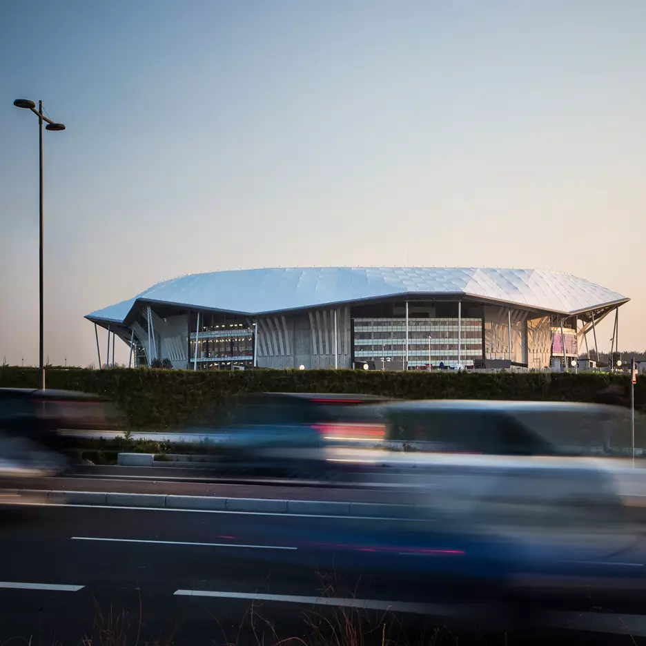 Stade-de-Lyon-dezeen-936