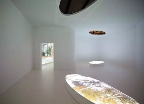 Expoziția din Milano invită vizitatorii să exploreze casele lui Ban, Hadid și Libeskind