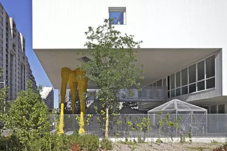 “Hondelatte Laporte Architects” tarapyndan irairaf çaga ideg merkezi
