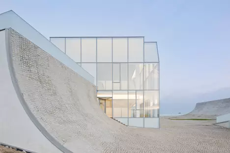 Cite de l'Ocean et du Surf, Steven Holl