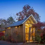 Hotel de tip boutique Shishi-Iwa House de Shigeru Ban în Karuizawa, Japonia