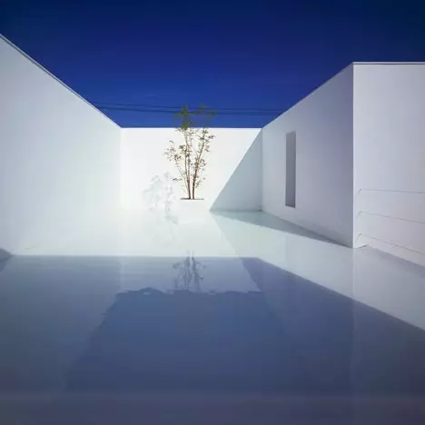 White Cave House per Takuro Yamamoto Architects