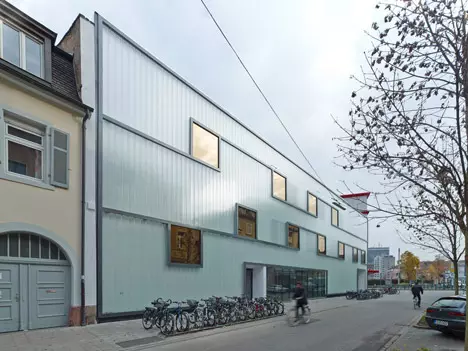 Lukio Karlsruhessa, Saksassa, Netzwerk Architekten