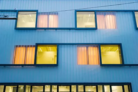 Grammar School i Karlsruhe, Siamani saunia e Netzwerk Architekten