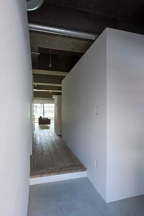 Balay nga adunay Loft ni Hiroyuki Tanaka