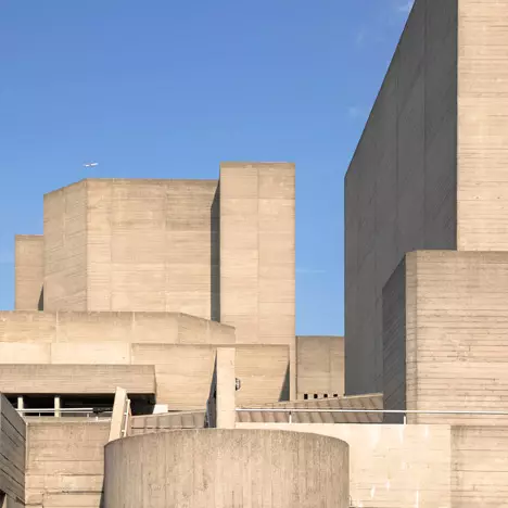 โรงละครแห่งชาติโดย Denys Lasdun