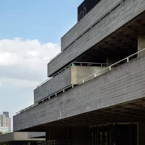 โรงละครแห่งชาติโดย Denys Lasdun