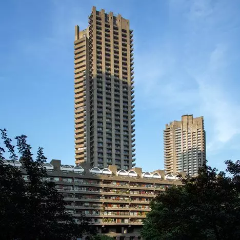 Barbican Estate โดย Chamberlin, Powell และ Bon