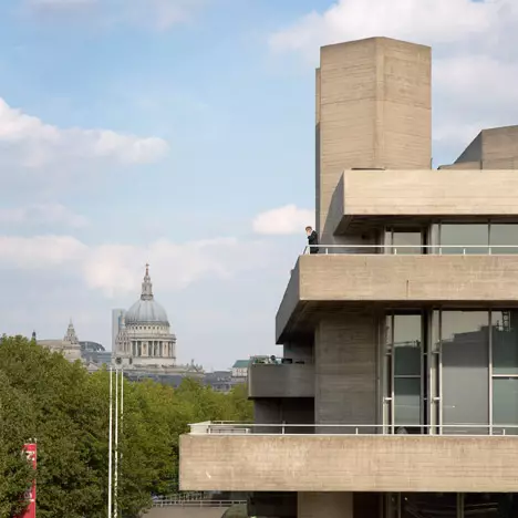 โรงละครแห่งชาติโดย Denys Lasdun