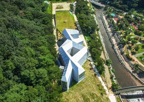 Matxafka Chang Ucchin waxaa qoray Chae Pereira Architects