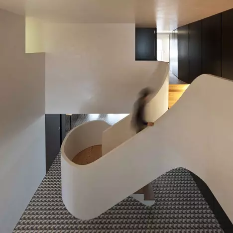 “Correia” / “Ragazzi Arquitectos” -yň “Apartamento Em Braga”