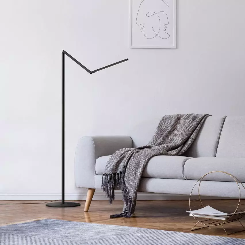 Wêneyek lampa Z-Bar Gen 4 li jûreyek rûniştinê