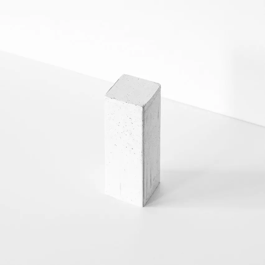 inaccessible-perfume-francesca-gotti-design-miami-products_dezeen_2364_col_2