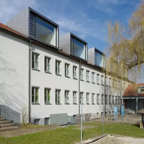 Schule em Winterbach por Archifaktur