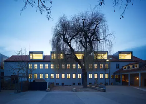 Schule em Winterbach por Archifaktur