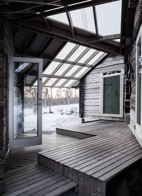 Cabin ntawm Femunden los ntawm Aslak Haanshuus Arkitekter