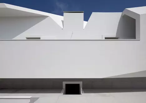 Ile ni Oporto nipasẹ Alvaro Siza