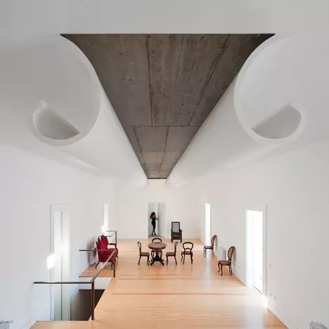 Ile ni Oporto nipasẹ Alvaro Siza