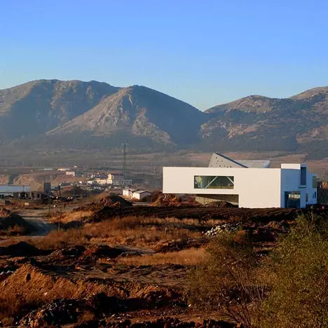 Centro de exposiciones de la playa de Huludao por META-Project