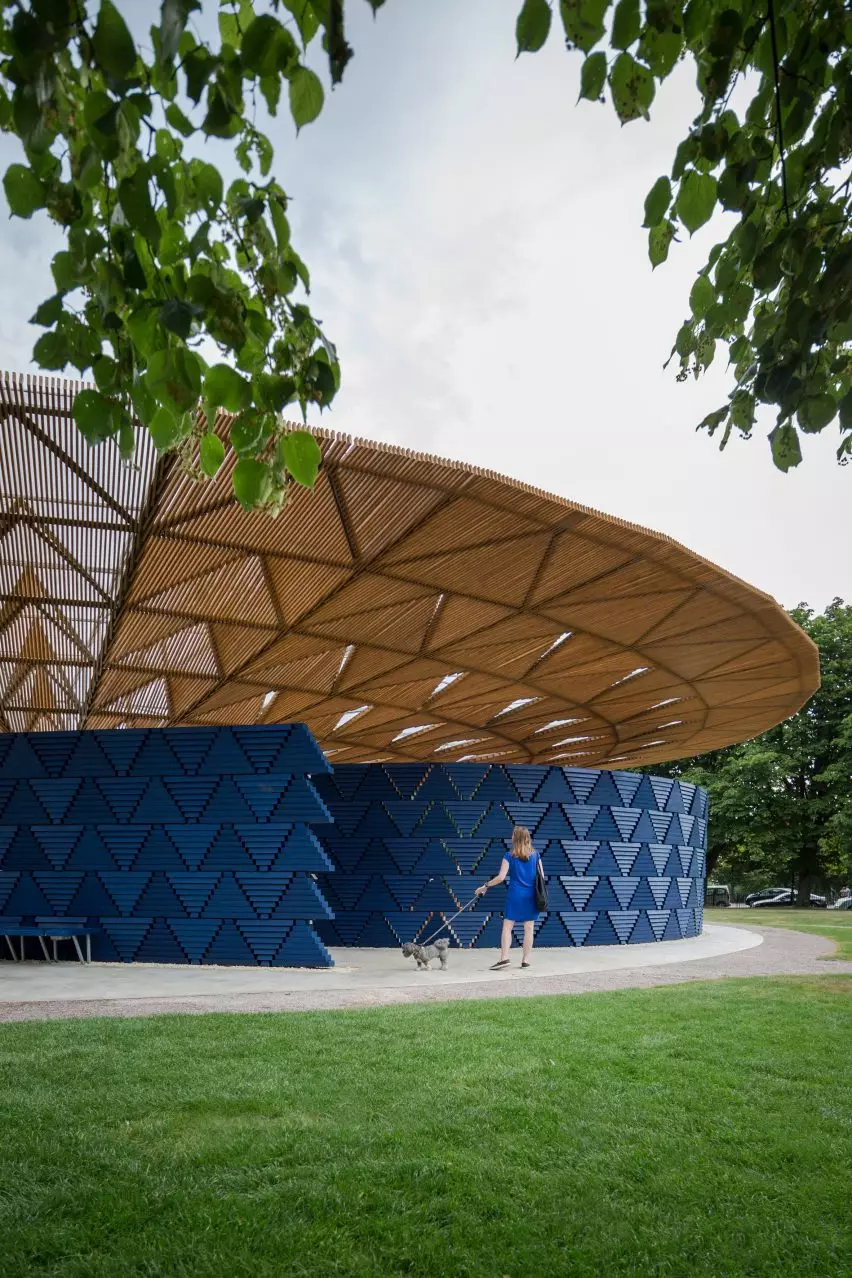 Diébédo Francis Kéré Serpentine Pavilion 2017 година