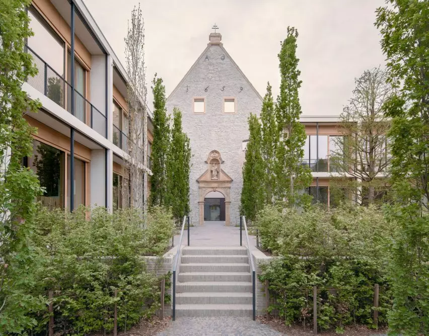 Chapel facade ni Jacoby Studios nipasẹ David Chipperfield Architects