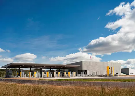 Feriene Steaten Land Port of Entry yn Calais troch Robert Siegel Architects